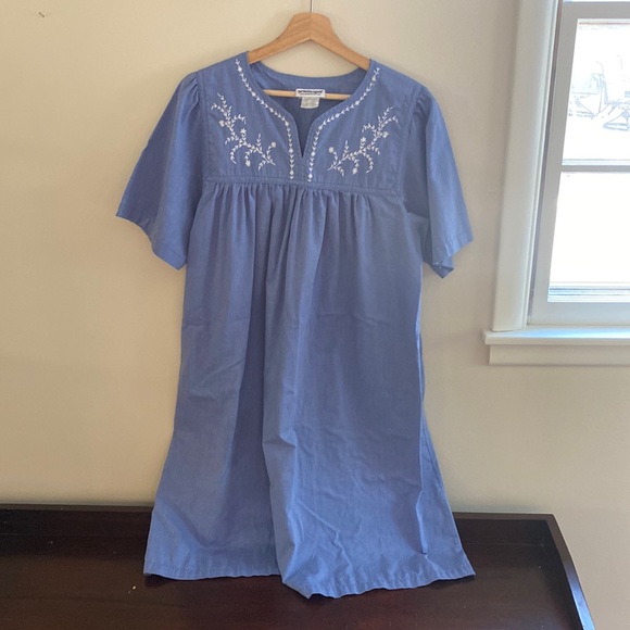 Vintage | Dresses | Vintage Blue Embroidered Flowy House Dress Midi ...